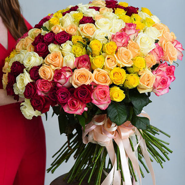 100 Mixed Roses Bouquet | Free Delivery in Dubai – NoonGifts.Com